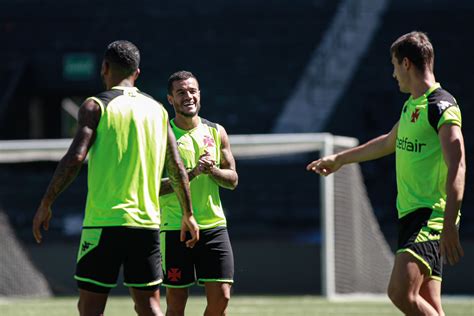 Com Mudança Confira A Escalação Do Vasco Contra O Flamengo Papo Na