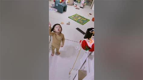 18개월 호호호~ 메리 크리스마스~ 산타할아버지 따라하기 ㅋㅋ Youtube