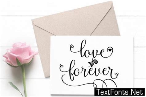 Magenta Script Font