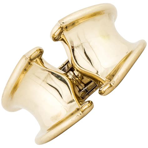 Retro Wide Ridged Gold Hinged Bangle Bracelet At 1stdibs