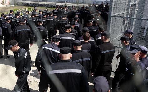 Заключённые взяли в заложники надзирателей в ростовском СИЗО