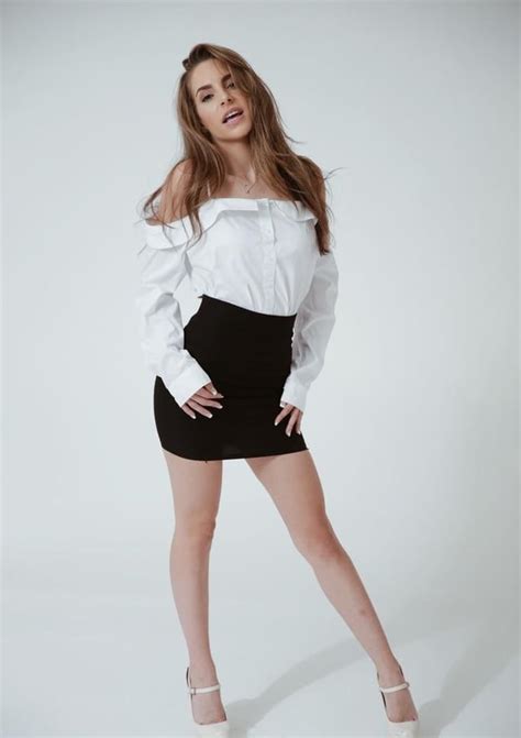 Kimmy Granger Rclassypornstars