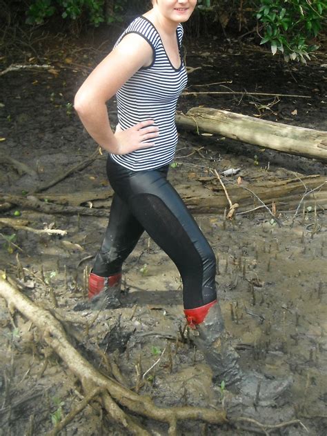 Pin By Дим Димыч On Гуляние по грязи Mud Boots Leggings Are Not Pants Rain Boots