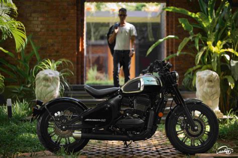 Jawa 42 Bobber Black Mirror Edition Launched At Rs 225 Lakh