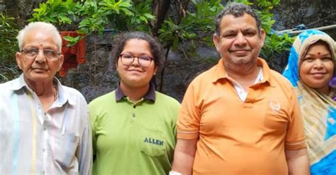 Jee Advanced Result दादा वॉचमैन पिता ऑटो चालक अब बेटी बनेगी