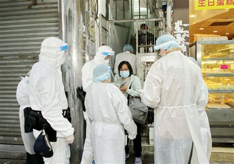 政府突擊執法查深水埗六幢強檢大廈 14人違令被罰款 星島日報