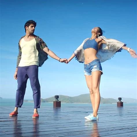 Katrina Kaif Outshines Co Star Sidharth Malhotra In ‘sau Aasmaan Song