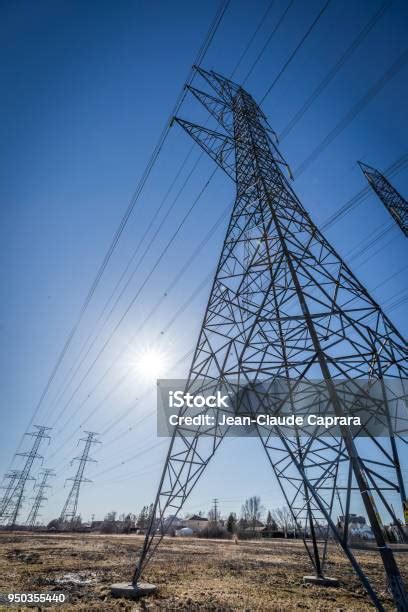 높은 전압의 전기 Pylons 하늘 판결입니다 0명에 대한 스톡 사진 및 기타 이미지 0명 강철 건설 산업 Istock