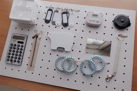 はじめての手作り知育おもちゃ0歳用ビジーボードを100均だけで作ってみた 一般会社員女子の学びポータル