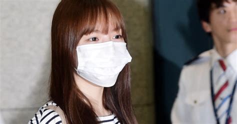 포토엔 여자친구 예린 눈만 보여도 예쁨~