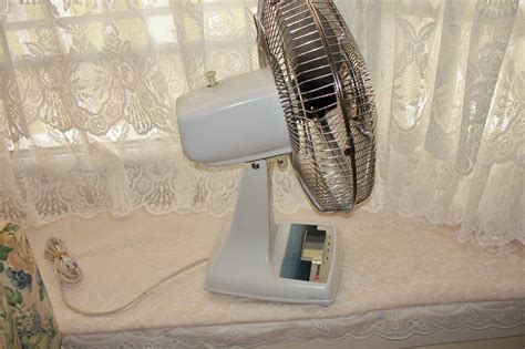 Vintage Tatung 12 3 Speed Oscillating Desk Fan Gray Bluish Translucent