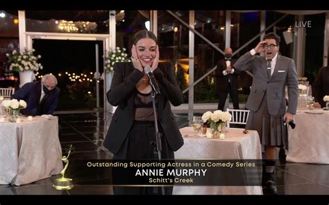 Schitts Creek Annie Murphy Dishes On Her First Post Alexis Role