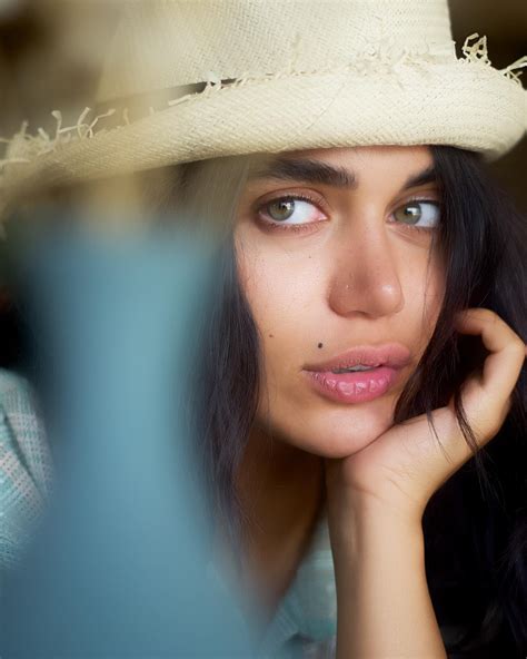 Rozhin Farhadi ‎بمونه به یادگار از نمایشگاه بین المللی تهران غرفه