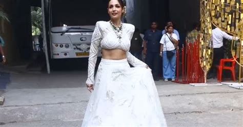 Judge Arrived On The Sets Of Jhalak Dilkha Jaa Malaika Gave A Superb Pose Sandesh
