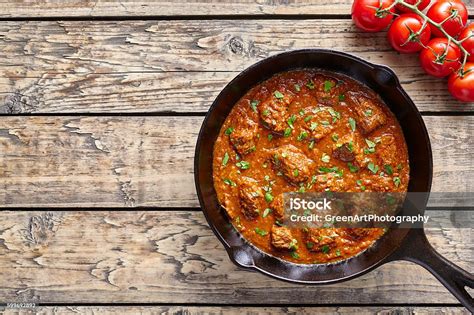 쇠고기 마드라스 카레 전통 인도 매운 칠리 양고기 고기 음식 가정 주방에 대한 스톡 사진 및 기타 이미지 가정 주방 가정의 방 강황 Istock