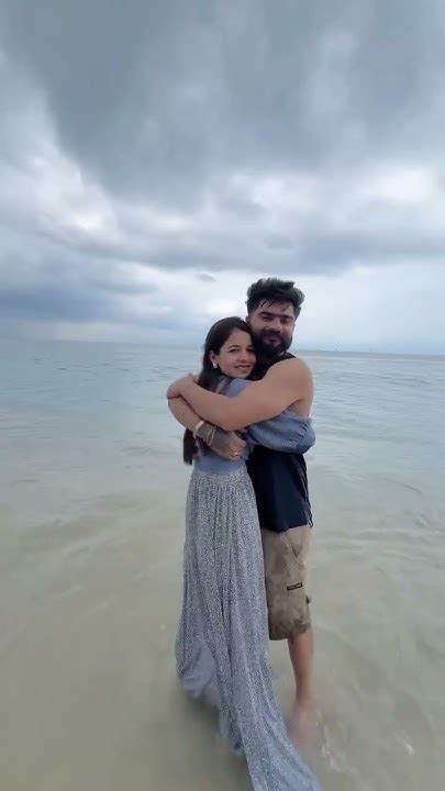 💝💖 ਹੱਥ ਮੇਰਾ ਫੜਕੇ ਅਖਾ ਮੀਚ 💝💖🥰 Couple Goals 💖 Couple Loves 💝🥰shorts