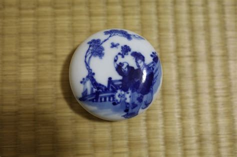 唐物 染付印泥合 大清康熙年製 美人嬰戯図 ★中国古美術 清朝期文房具書道具 無傷 細工★文房四宝品牌价格图片代购帮