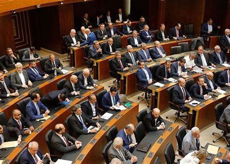 فوز ميشال موسى وكريم كبارة بالتزكية لمنصب مفوضين في هيئة مكتب مجلس