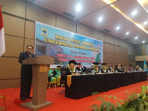 Universitas Dharma Andalas Memperingati Wisuda Ke 55 Di Hotel Truntum