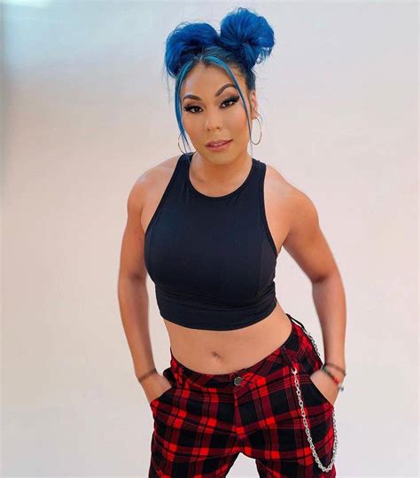 Mia Yim Scrolller