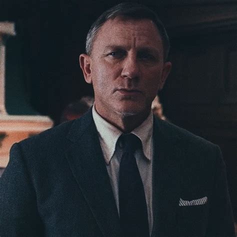 ปักพินโดย Michael ใน Benoit Blanc Awh Lawd