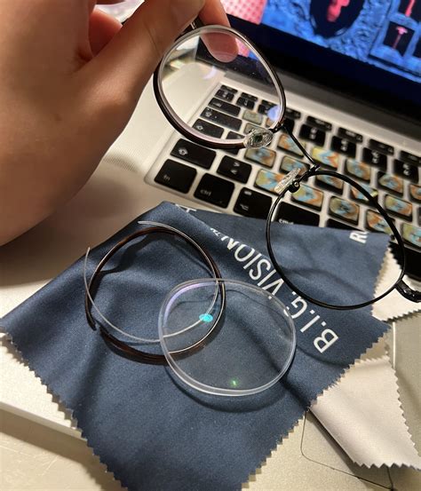 I Just Wanted To Clean My Glasses🫥 Rmildlyinfuriating