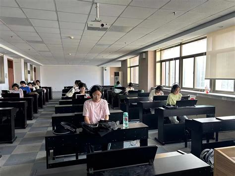 文法学院2023级学前教育专业开展好学月系列活动之“‘琴人心脾”活动 郑州升达经贸管理学院文法学院