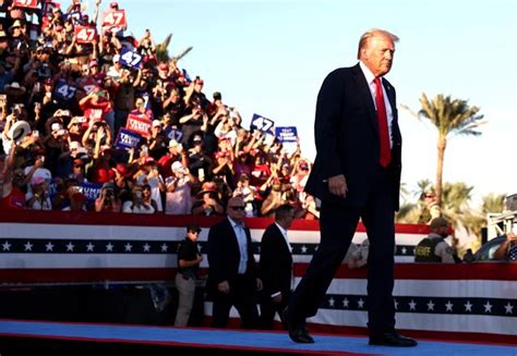 What We Know About Vem Miller The Armed Man Arrested Near Trump