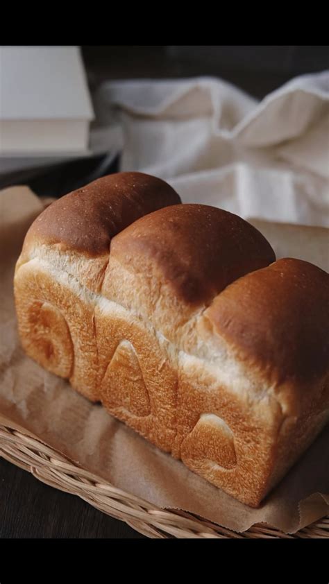 あかこai ロールケーキ 今月家族の誕生日だったのでロールケーキを作りました 抹茶に引き続き、コッタさんより たいらさん
