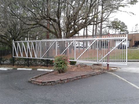 Automated Fence Gate On A Slope In Atlanta Georgia Fence Company Apex