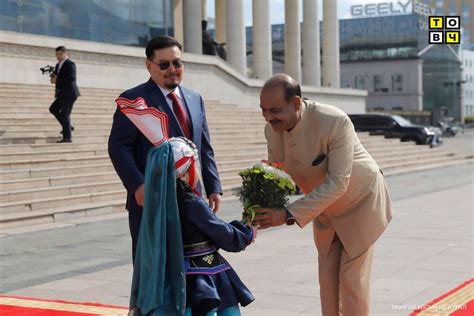 Г Занданшатар БНЭУ ын Парламентын доод танхим Лок Сабха гийн дарга Ом Бирла г Жанжин Д