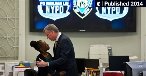 De Blasio Confronts A Crisis Over The Police And Race With A Practiced