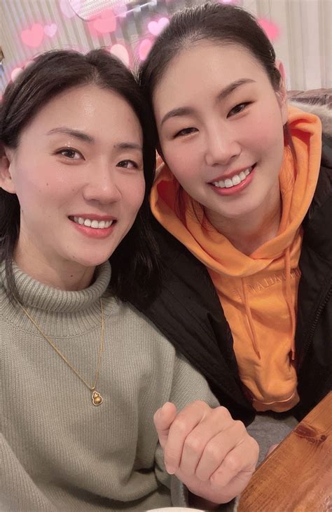 泪目！女排奥运冠军颜妮与儿时沙排搭档薛晨聚会，分开后各自精彩张希奥运会王鑫鑫
