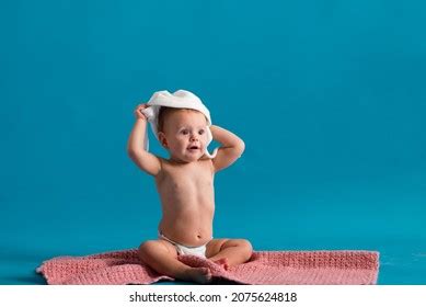 1 319 Naked Baby Drawing Images Stock Photos Vectors Shutterstock