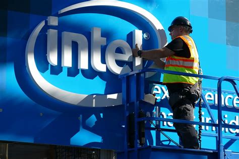 intel issues updated spectre firmware updates for skylake and newer cpu