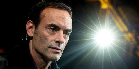 Tu Nous Manques Maman Terriblement Anthony Delon Partage Une Vidéo