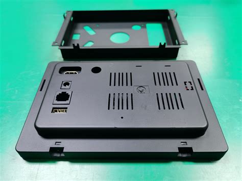Industrial Grade Terminal Panel Wall Mount Android 60 Poe 7 Inch