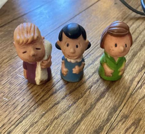 1952 Peanuts Gang Charlie Brown Kamp Lucy Linus Peppermint Patty Finger