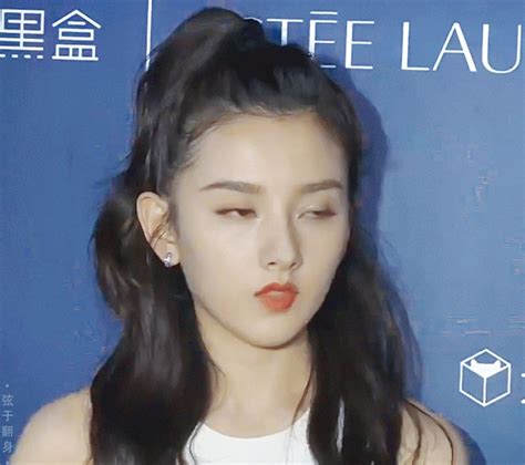 Ghim Trên F F