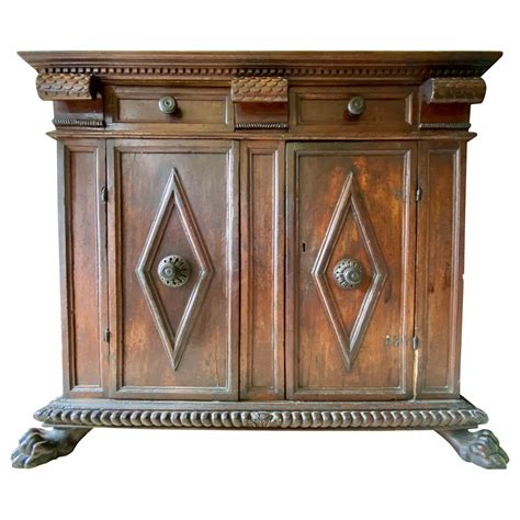 An Italian Renaissance Walnut Credenza 17th Century At 1stDibs