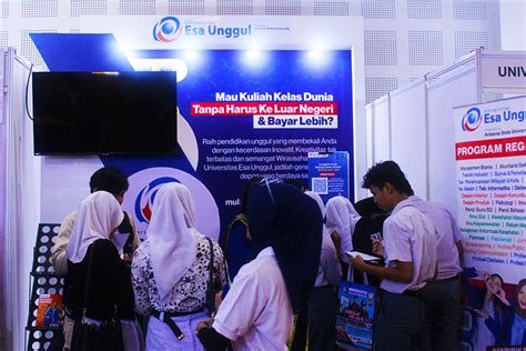 Universitas Esa Unggul Semarakkan Pekan Pendidikan Tinggi Jakarta 2025