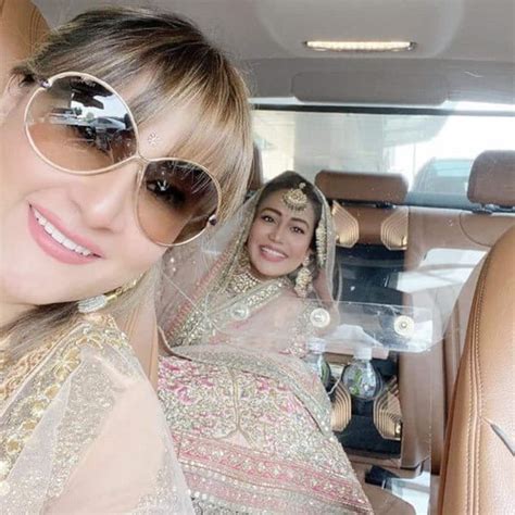 Bollywood News Nehudavyah Urvashi Dholakia Turns Driver For New
