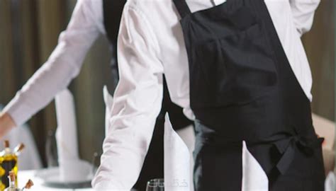 صوره بطابع مميز وراقي لإعلان عن أفخم المطاعم خمسات