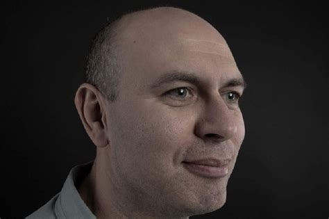 Luciano Dutra Tradutor E Editor Na Islândia