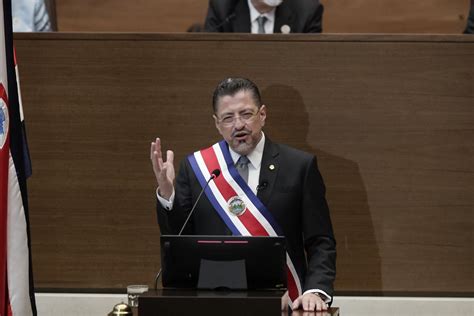 Presidente Rodrigo Chaves Ofrece En Costa Rica Una Alfombra Roja A La