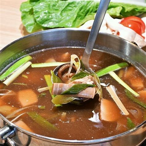 【台北信義】汆食作伙鍋 統一時代店 2023新開幕，市政府站火鍋餐廳，天然特色湯底，現撈活海鮮，新鮮蔬菜甜品自助吧，雙人火鍋套餐，魷魚螺肉蒜