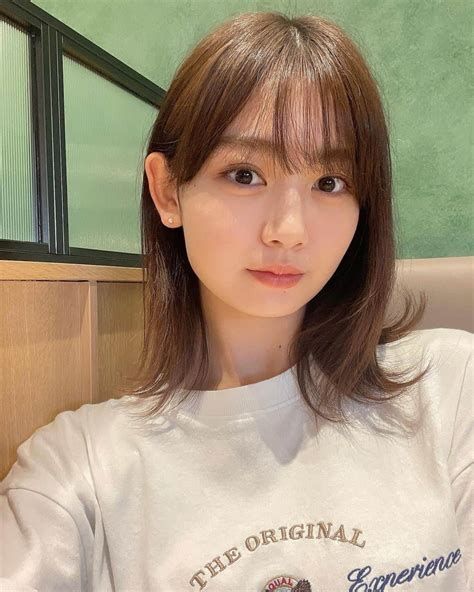 安村真奈さんのインスタグラム写真 安村真奈instagram「今日は初トレーナーを着ました お昼は暑いけど夜は寒いね ️ 安村