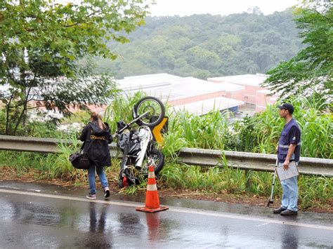 Jornal Dois Irmãos Jovem morre em acidente entre moto e caminhão