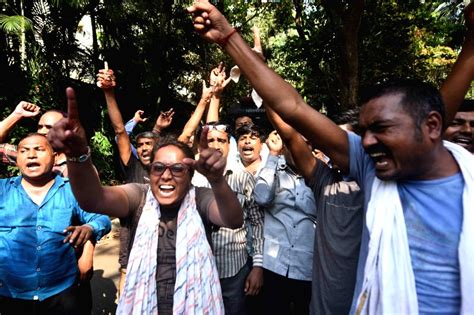 Mumbai Msrtc Workers Protest Outside Ncp Chief Sharad Pawars Residence