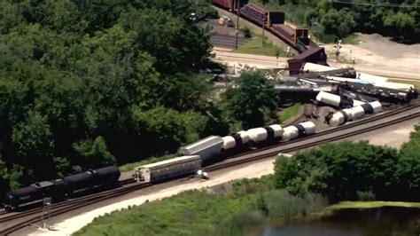 Freight Train Derails In Chicago Suburb Leaks Propane Residue